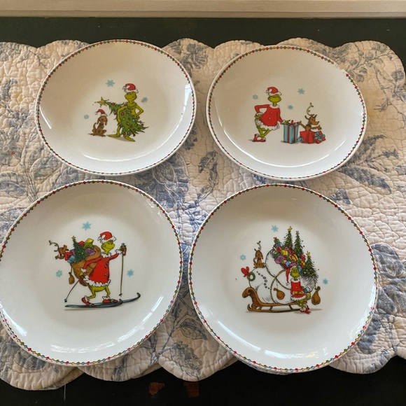 The Grinch | Kitchen | Set Of 4 The Grinch Appetizer Plates | Poshmark